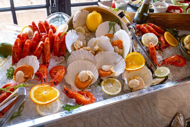 Sunday Brunch: Seafood & Champagne at The Cathay Room - NOMFLUENCE