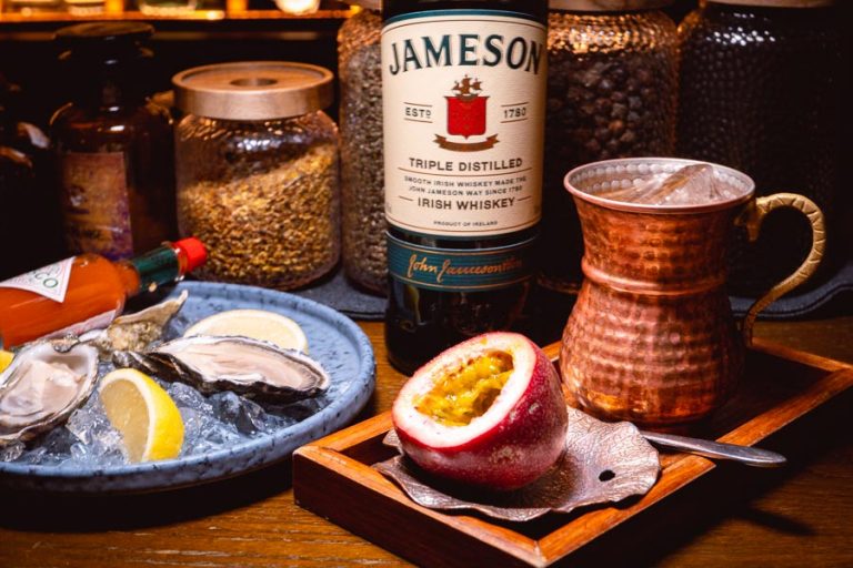 8 Excellent Shanghai Bars for Cocktails & Oysters - NOMFLUENCE