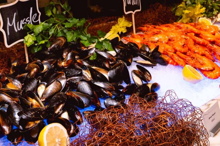 Seafood Market Dinner Buffet at The Waldorf Astoria Shanghai - NOMFLUENCE