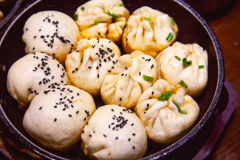 Where To Eat Guotie & Shengjian Bao in Shanghai - NOMFLUENCE