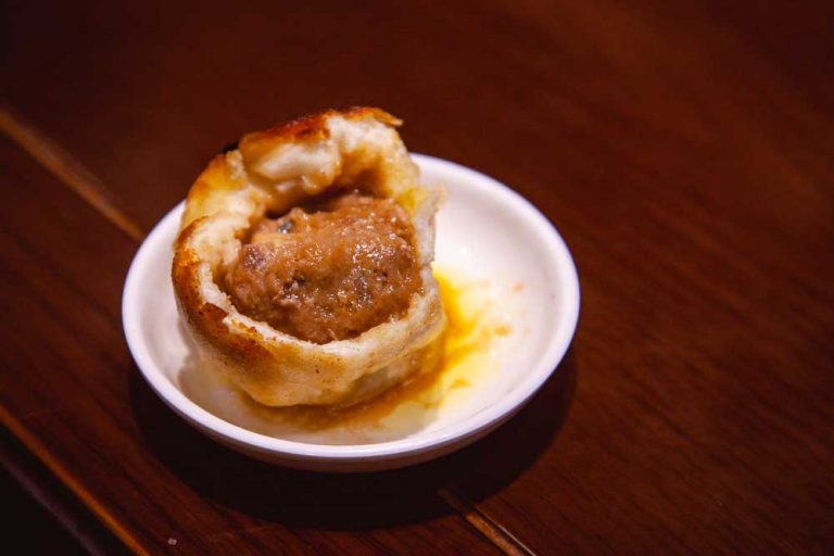 Where To Eat Guotie & Shengjian Bao in Shanghai - NOMFLUENCE