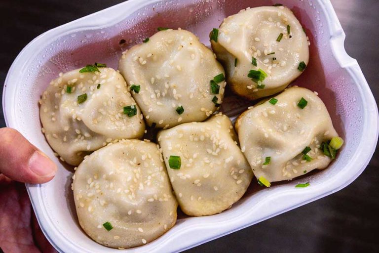 Where To Eat Guotie & Shengjian Bao in Shanghai - NOMFLUENCE