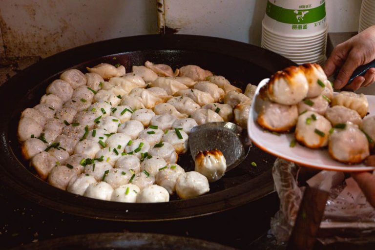 Where To Eat Guotie & Shengjian Bao in Shanghai - NOMFLUENCE