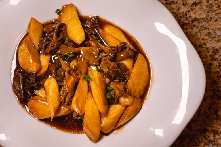 The Best of Xibo: Xinjiang Classics & Lamb in Shanghai - NOMFLUENCE